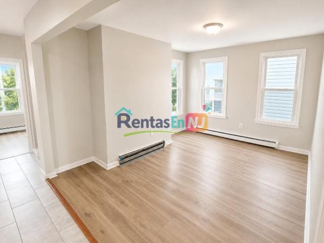 5 Br, 2 bath, Condo 29 Taylor St