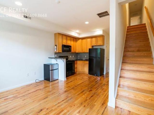 5 Br, 2 bath, Condo 330 N Preston Street
