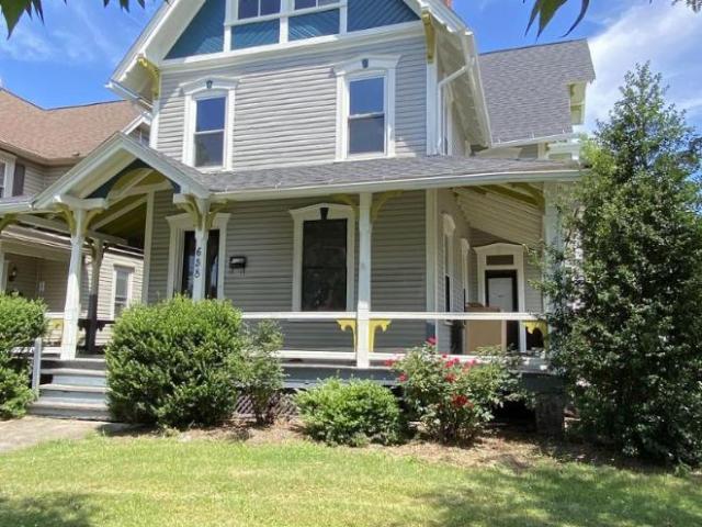 5 Br, 2 bath, Apartment 638 Seventh Avenue