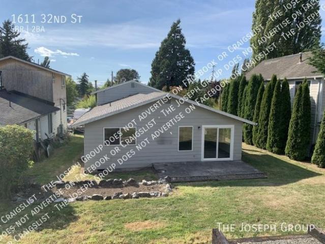5 Br, 2 bath, Single Family 1611 32nd St