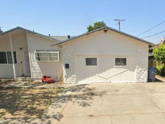 5 Br, 2 bath, Single Family 177 Harvard Ave