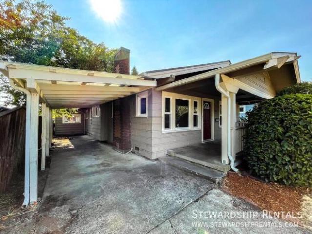5 Br, 2 bath, Single Family 1745 Olive Street
