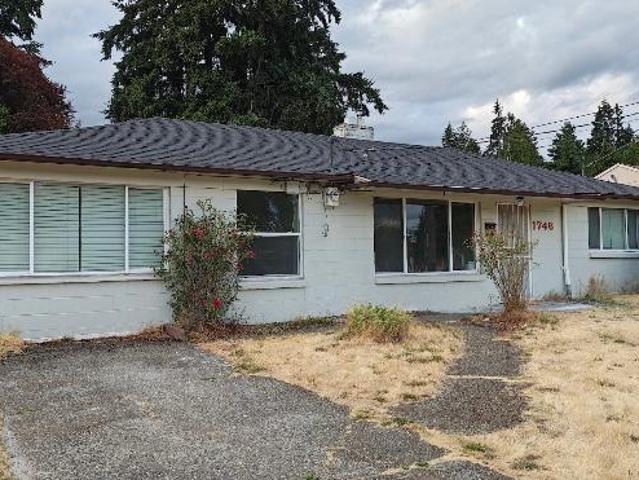 5 Br, 2 bath, Single Family 1746 NE 136th St