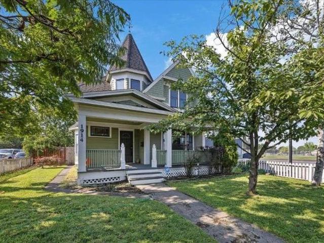 5 Br, 2 bath, Single Family 1914 E Mission Ave