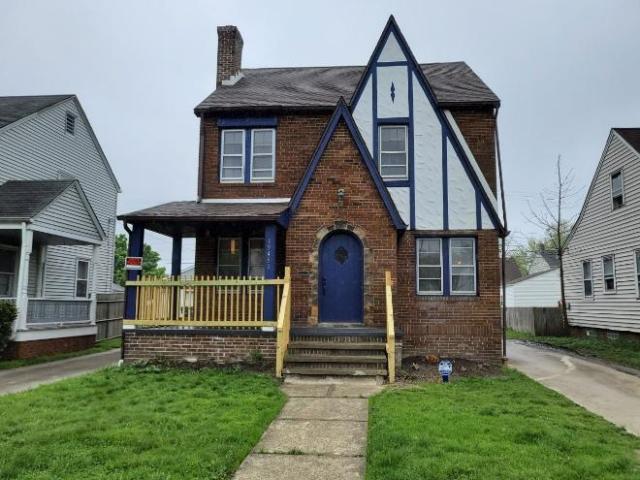 5 Br, 2 bath, Single Family 19450 Monterey Ave
