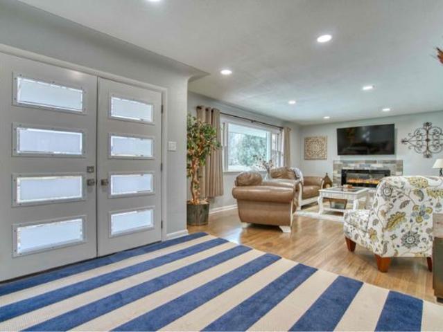 5 Br, 2 bath, Single Family 12686 C R