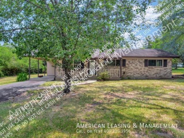 5 Br, 2 bath, Single Family 1301 Spring Lake Drive