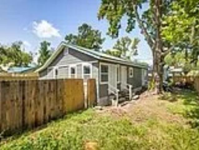 5 Br, 2 bath, Single Family 260 Vernis Ave
