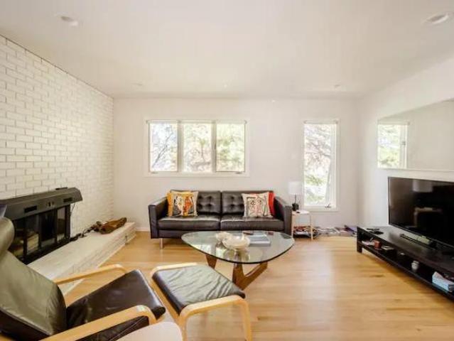 5 Br, 2 bath, Single Family 2102 Mariposa Ave