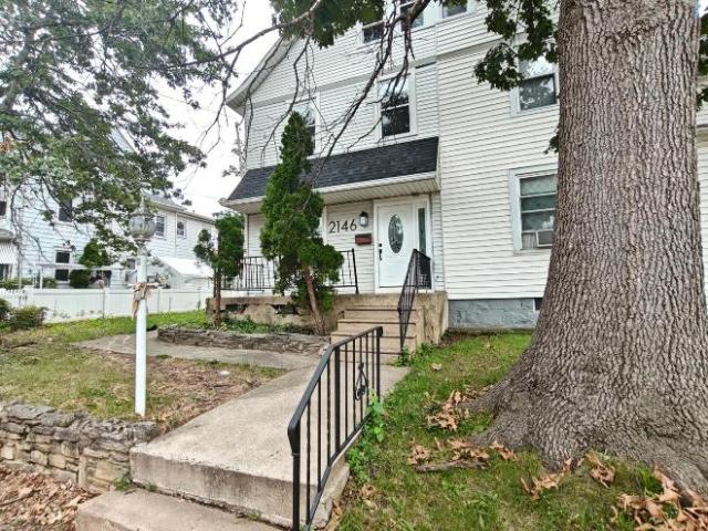 5 Br, 2 bath, Single Family 2146 44th St