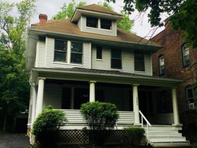 5 Br, 2 bath, Single Family 2280 Grandview Ave