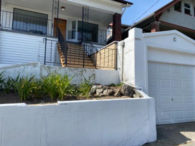 5 Br, 2 bath, Single Family 4457 Whitman Ave N