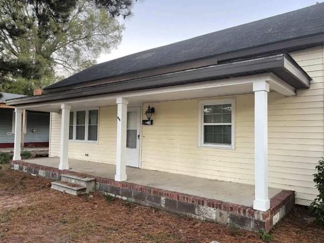 5 Br, 2 bath, Single Family 400 N Magnolia Ave