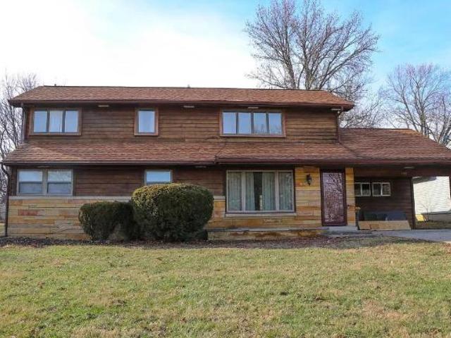 5 Br, 2 bath, Single Family 425 N Hillsdate Drive