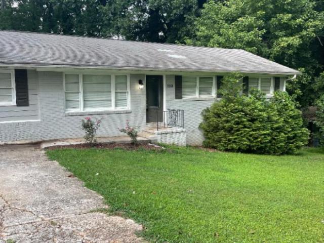 5 Br, 2 bath, Single Family 660 Monticello Drive