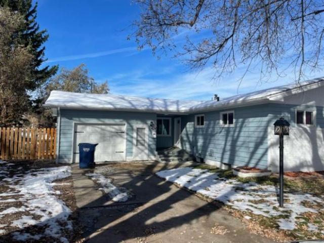 5 Br, 2 bath, Single Family 618 Doris Dr