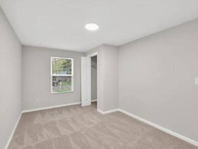 5 Br, 2 bath, Single Family 7321 Glenmont Dr