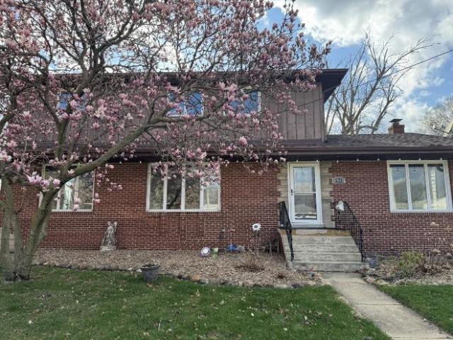 5 Br, 2 bath, Single Family 8944 Erie Street