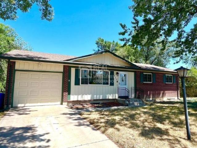 5 Br, 2 bath, Single Family 811 Holmes Dr