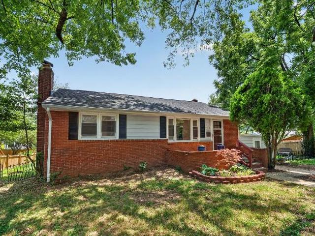 5 Br, 2 bath, Single Family 9501 49th Pl