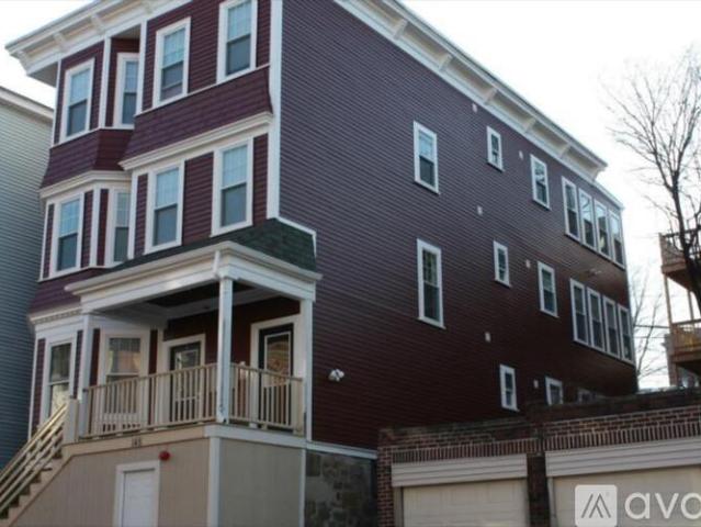 5 BR, 2 BA Apartment 148 Hillside St, Unit 3, Boston, MA 02120