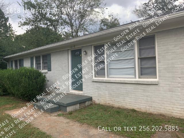5 BR, 2 BA Apartment 1618 Hampton Rd NW, Huntsville, AL 35816