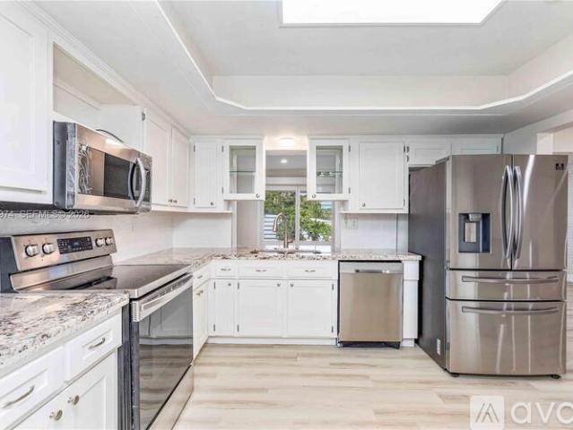 5 BR, 2 BA Apartment 1900 NW 82nd Terrace, Pembroke Pines, FL 33024