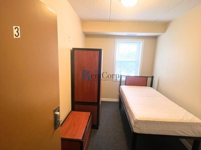 5 BR, 2 BA Apartment 101 253 Lester St, Waterloo, ON N2L 3W6