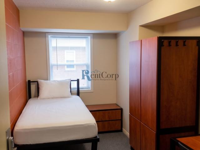 5 BR, 2 BA Apartment 102 261 Lester St, Waterloo, ON N2L 3W6