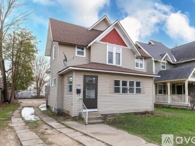 5 BR, 2 BA Apartment 1130 Lafayette Ave SE, Grand Rapids, MI 49507