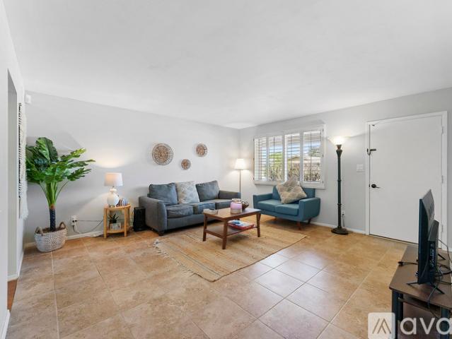 5 BR, 2 BA Apartment 1155 E Geneva Dr, Unit Room 3, Tempe, AZ 85282