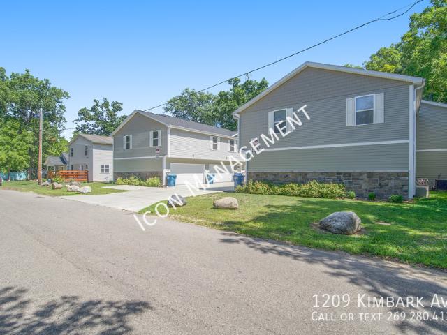 5 BR, 2 BA Apartment 1209 Kimbark Ave, Kalamazoo, MI 49006