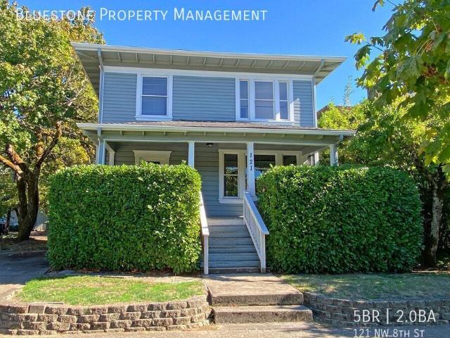 5 BR, 2 BA Apartment 121 NW 8th St, Corvallis, OR 97330