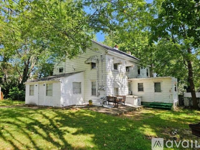 5 BR, 2 BA Apartment 124 New Hillcrest Ave, Ewing Township, NJ 08638