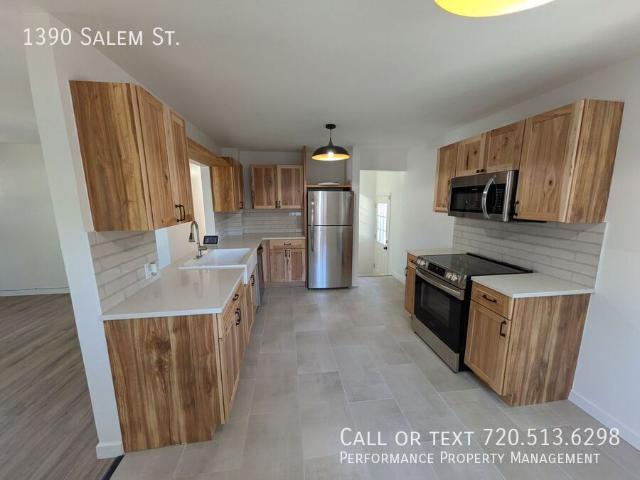 5 BR, 2 BA Apartment 1390 Salem St Aurora, CO 80011