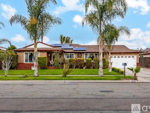 5 BR, 2 BA Apartment 2638 W Rialto Ave, Fresno, CA 93705