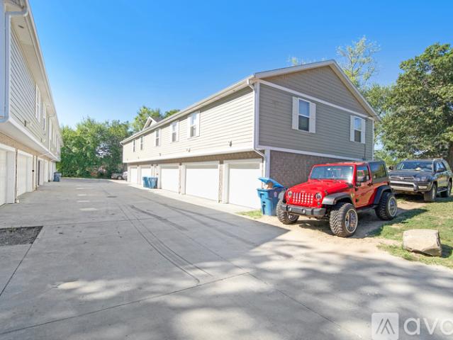 5 BR, 2 BA Apartment 2643 Redwood Ave, Unit 2647, Kalamazoo, MI 49006