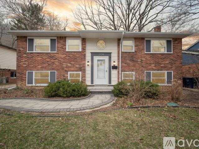 5 BR, 2 BA Apartment 2728 Yost Blvd, Ann Arbor, MI 48104