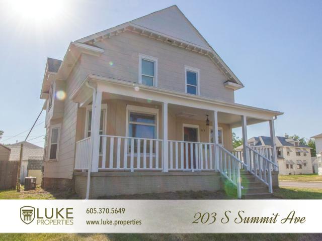 5 BR, 2 BA Apartment 203 S Summit Ave, Sioux Falls, SD 57104