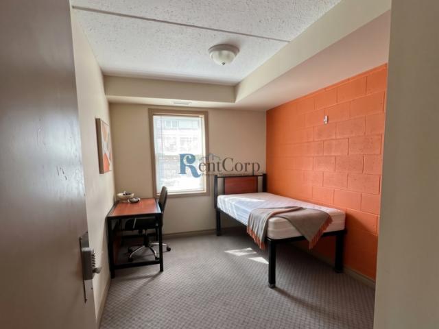 5 BR, 2 BA Apartment 204 271 Lester St, Waterloo, ON N2L 3W6