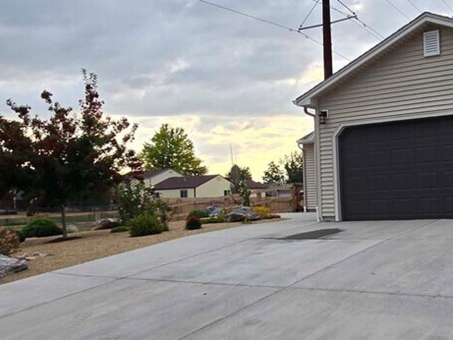 5 BR, 2 BA Apartment 2058 Sumac Street, Longmont, CO 80501
