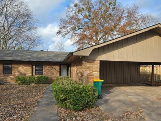 5 BR, 2 BA Apartment 2200 Shady Lane, Texarkana, TX 75503