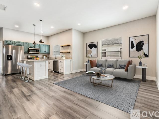 5 BR, 2 BA Apartment 2321 W Green St, Tampa, FL 33607