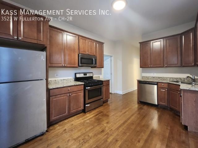 5 BR, 2 BA Apartment 3523 W Fullerton Ave, Chicago, IL 60647