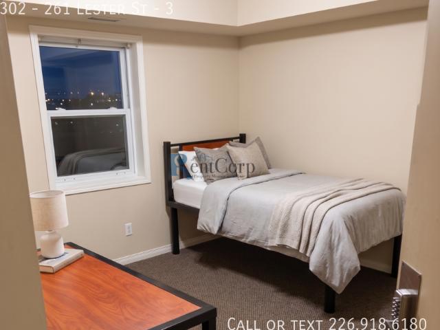 5 BR, 2 BA Apartment 302 261 Lester St, Waterloo, ON N2L 3W6
