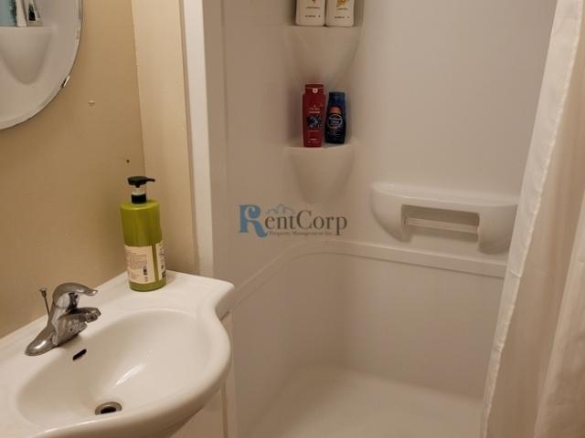 5 BR, 2 BA Apartment 306 251 Lester St, Waterloo, ON N2L 3W6
