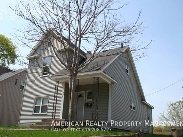 5 BR, 2 BA Apartment 325 Michigan Pl NE, Grand Rapids, MI 49503