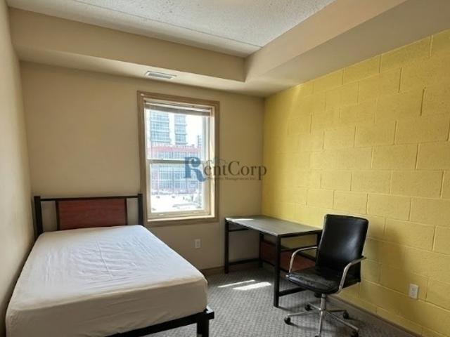 5 BR, 2 BA Apartment 405 251 Lester St, Waterloo, ON N2L 3W6