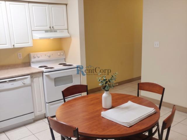 5 BR, 2 BA Apartment 405 251 Lester St, Waterloo, ON N2L 3W6