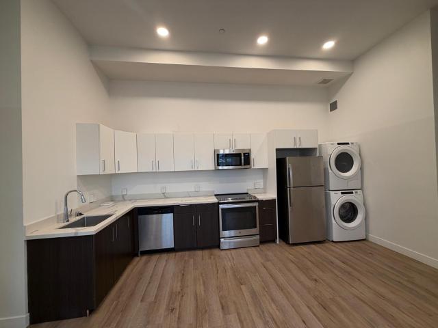 5 BR, 2 BA Apartment 669 24th Street, Oakland, CA 94612